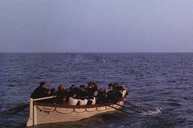 These Unseen Colorized Photos Shed New Light on the Tragic Story of the ...