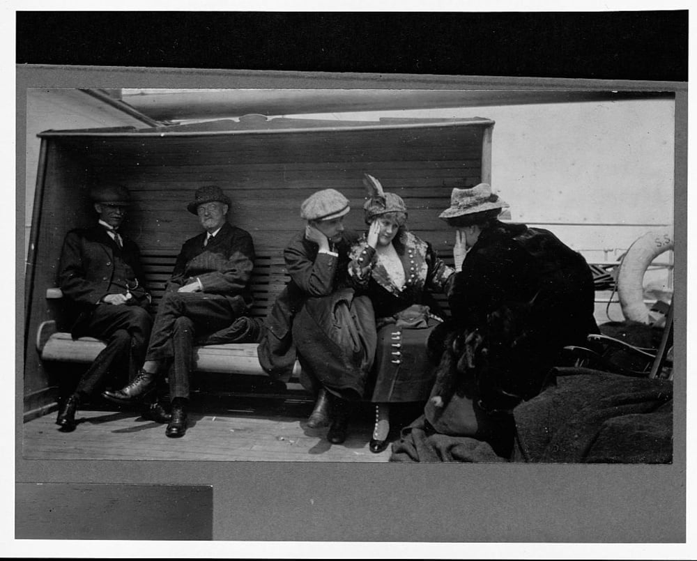 These Unseen Colorized Photos Shed New Light on the Tragic Story of the ...